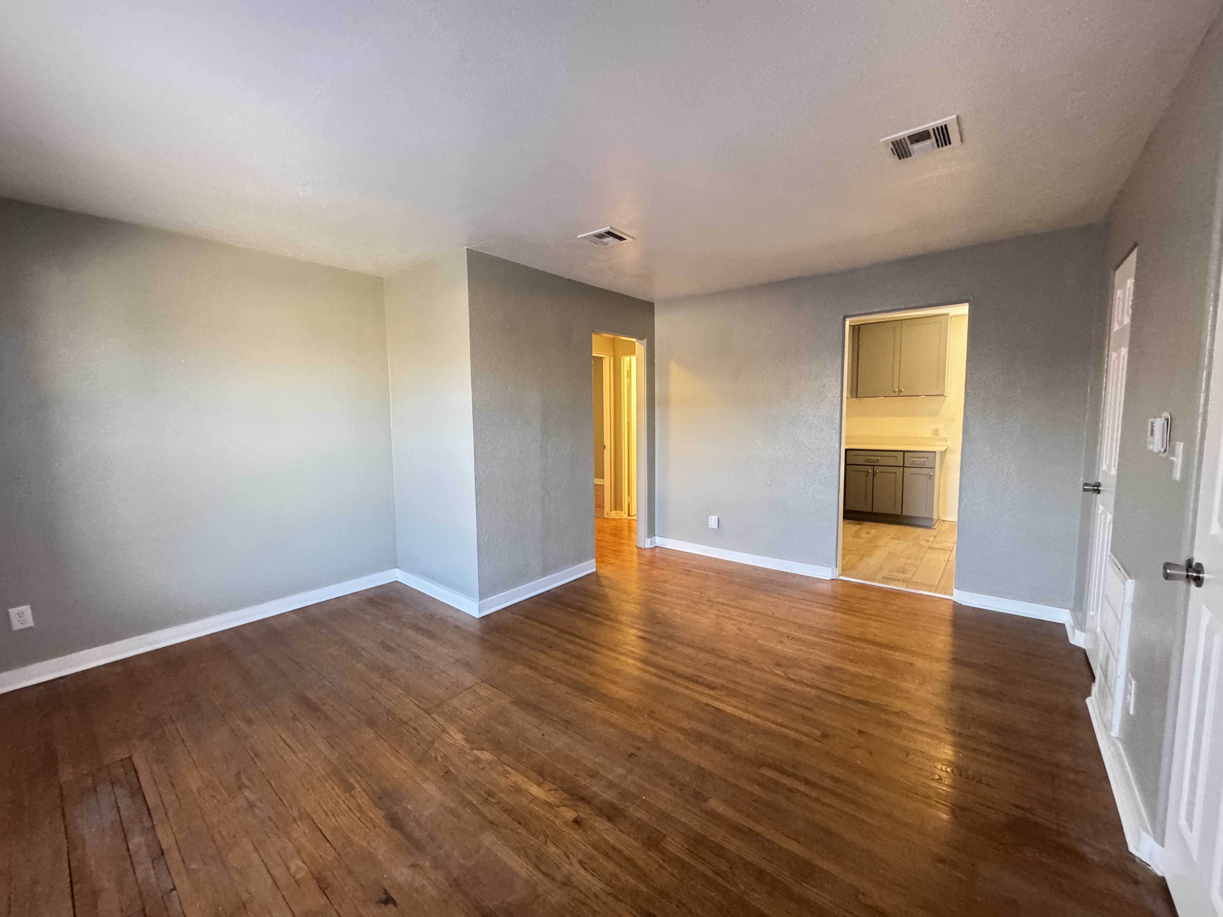 2042 NW 25th St #17 Oklahoma City, OK 73106 – Southwest Home Rentals, Inc.