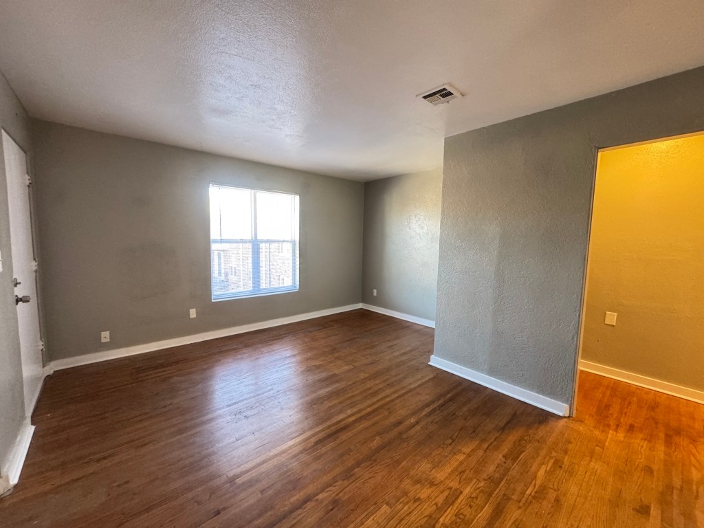 2042 NW 25th St #17 Oklahoma City, OK 73106 – Southwest Home Rentals, Inc.